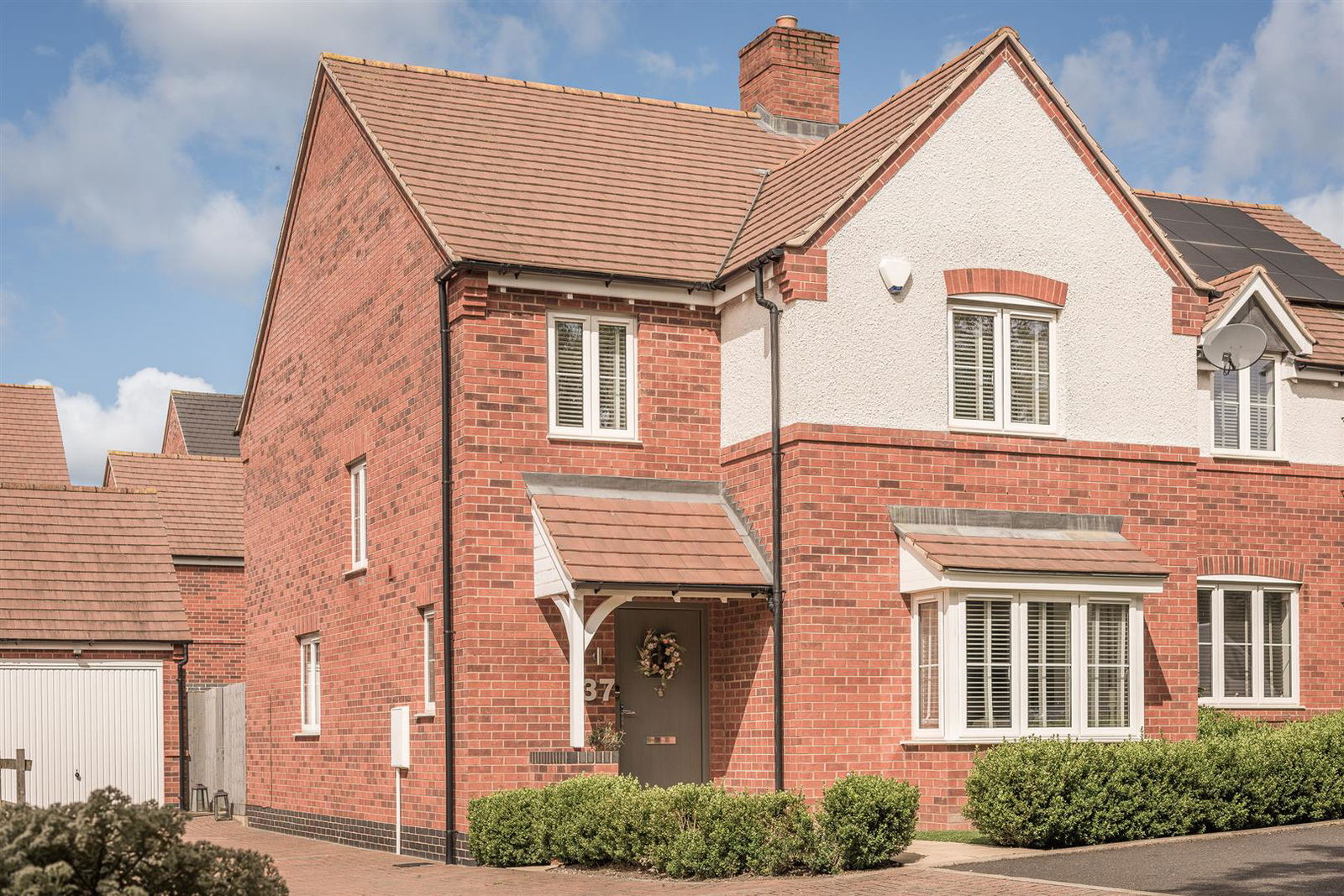 Best Estate Agents: Questions to Ask Before Hiring an Agent - Chosen Home